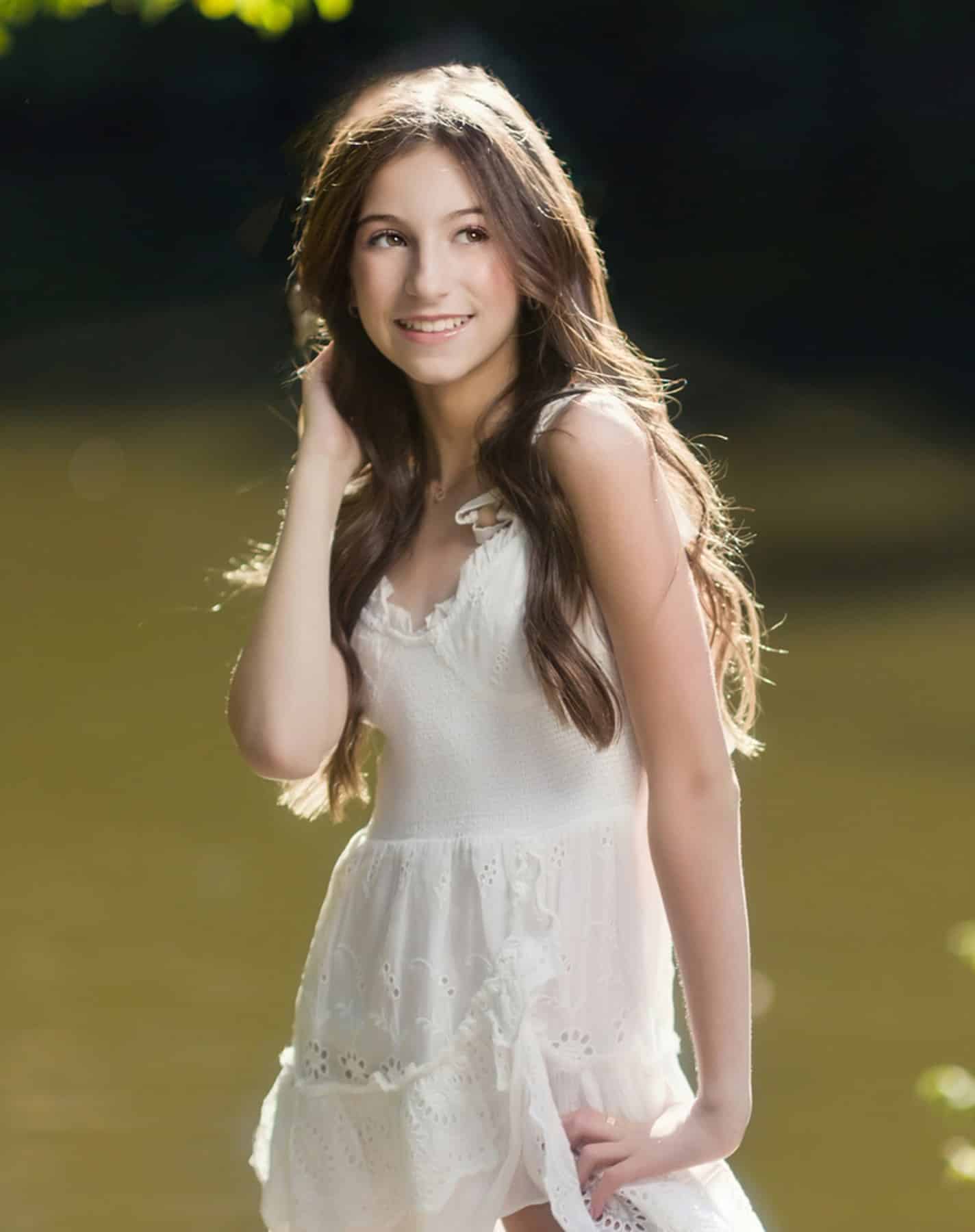 01-chloe-z-social - Michael Jurick Photographers